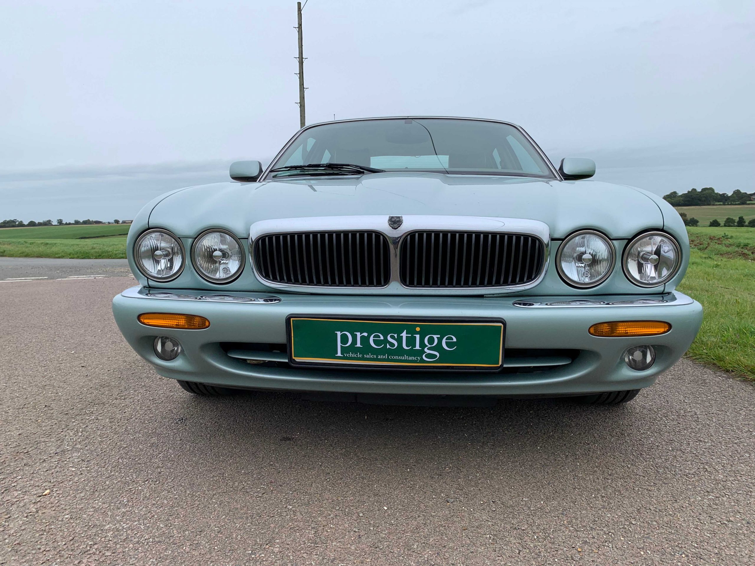Jaguar XJ V8 _7 - Classic Prestige